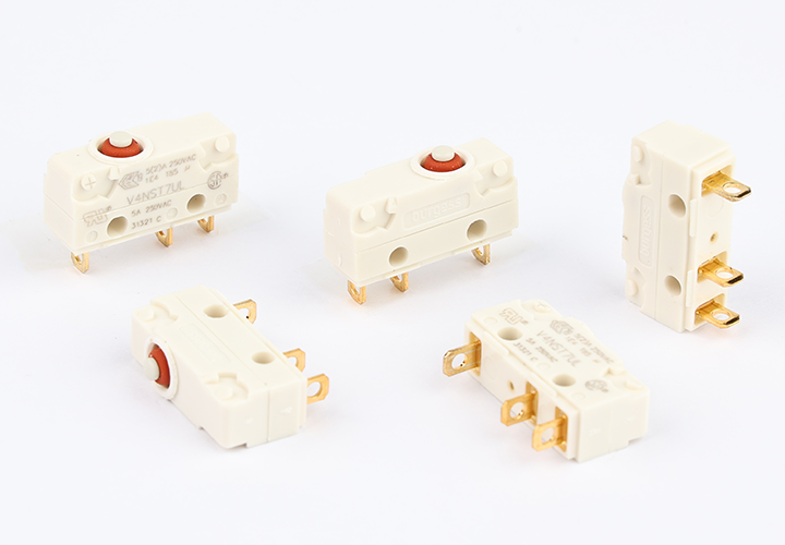 Package of 5 pcs. SAIA Microswitches V4NST7UL – JE Online Shop